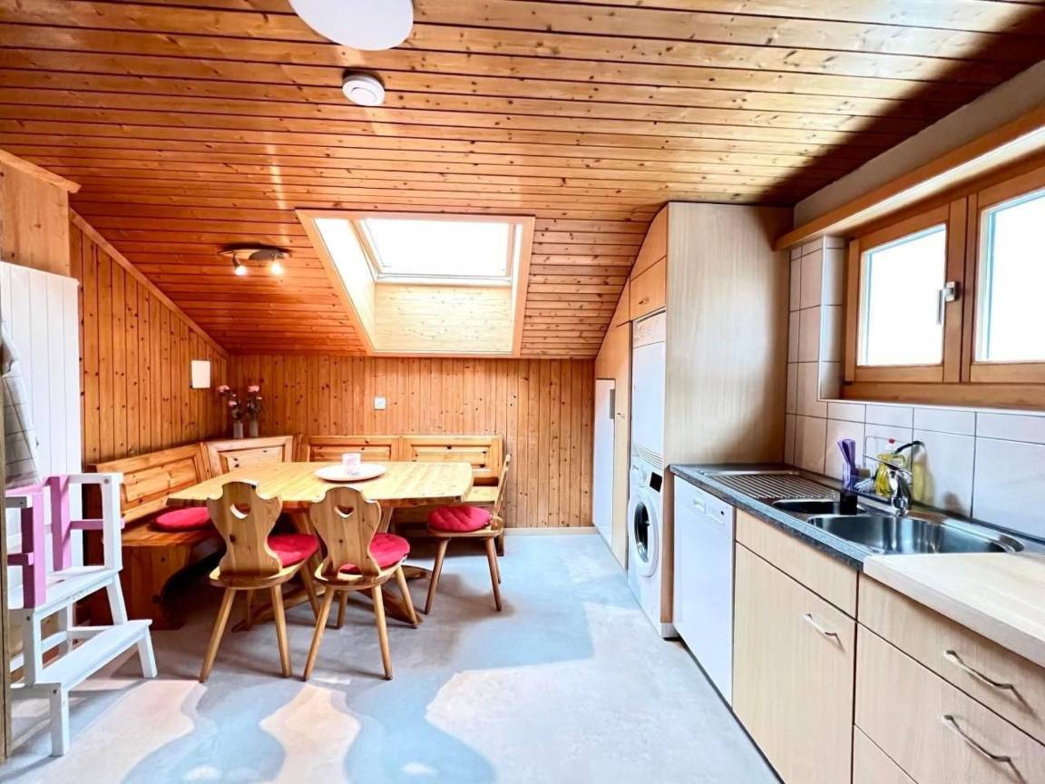 75 M² Ferienhaus ∙ 2 Schlafzimmer ∙ 6 Gäste - Meiringen