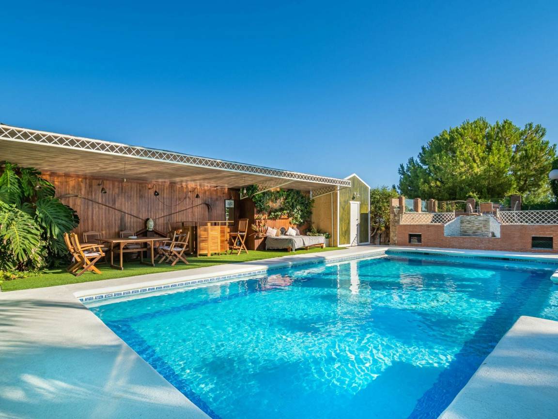 300 M² Villa ∙ 7 Makuuhuonetta ∙ 11 Vierasta - Baena