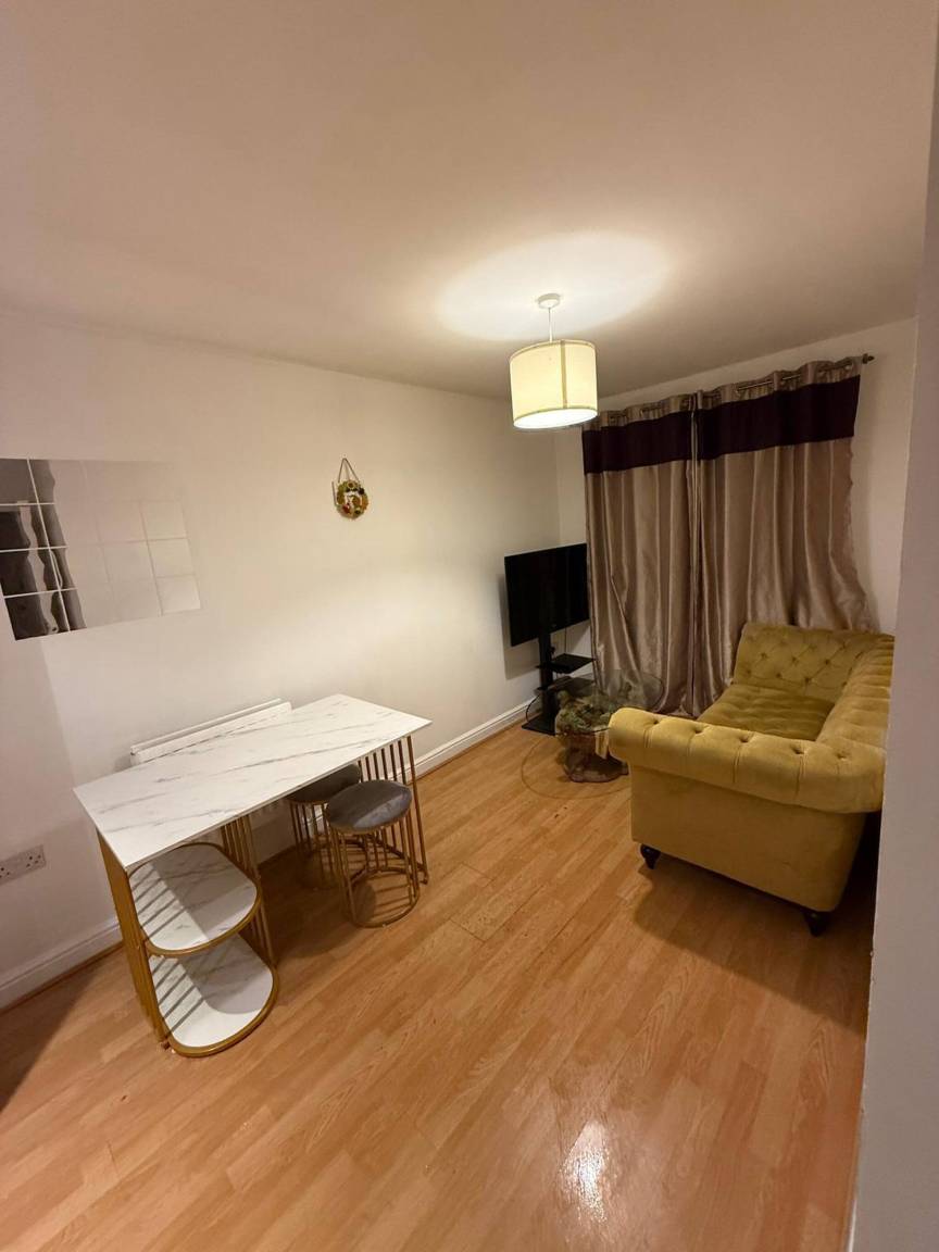1000 M² Apartment ∙ 2 Bedrooms ∙ 4 Guests - London