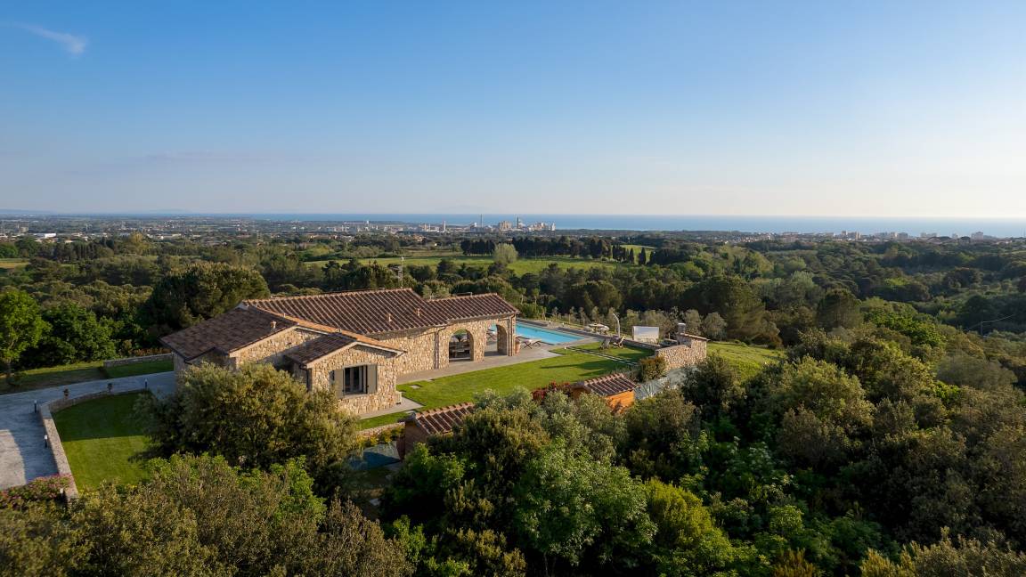 120 M² Villa ∙ 2 Bedrooms ∙ 4 Guests - Livorno