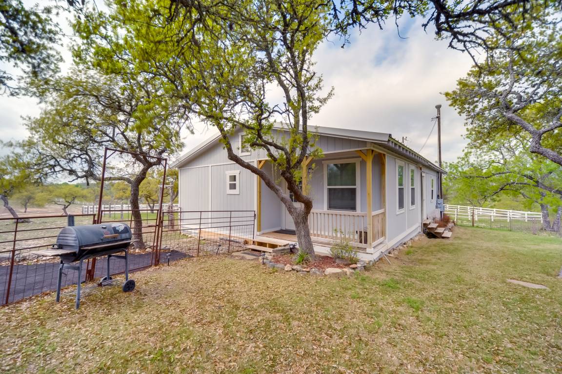102 M² House ∙ 2 Bedrooms ∙ 8 Guests - Kerrville, TX
