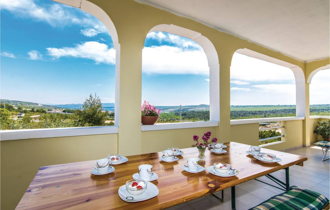 98 M² Apartment ∙ 3 Bedrooms ∙ 6 Guests - Vinjerac