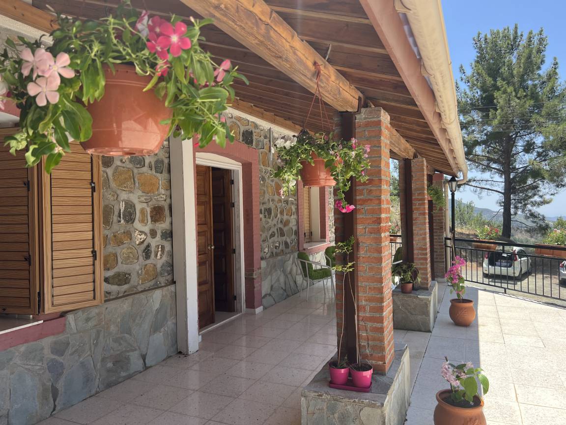 180 M² Villa ∙ 3 Bedrooms ∙ 8 Guests - Платрес