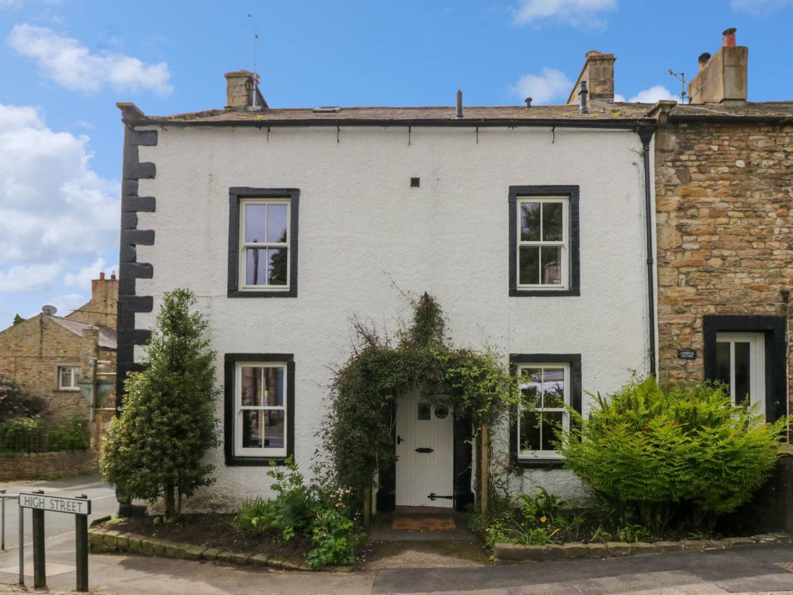 Cottage ∙ 4 Bedrooms ∙ 6 Guests - Kirkby Lonsdale