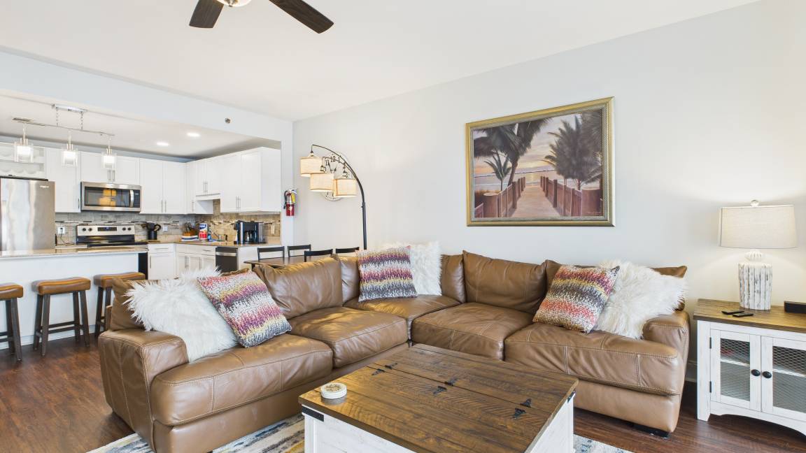 156 M² Condo ∙ 3 Bedrooms ∙ 10 Guests - Panama City Beach, FL