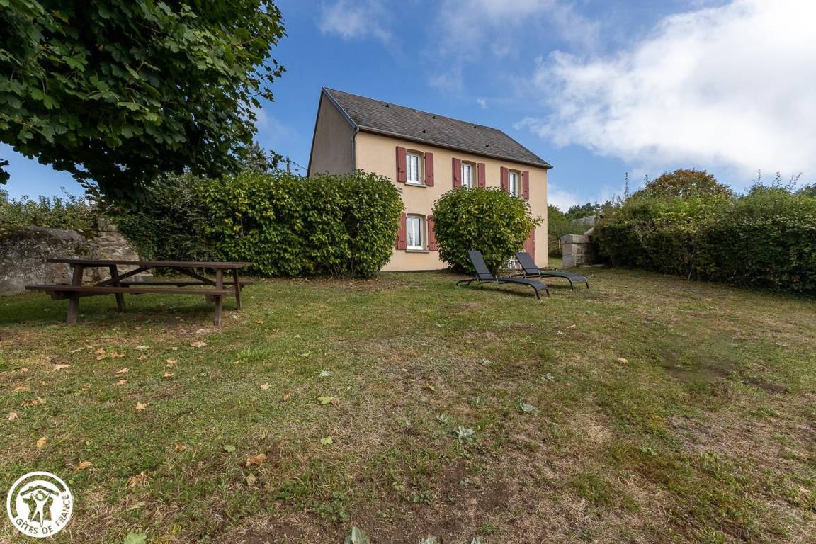 97 M² Gîte ∙ 4 Chambres ∙ 6 Personnes - Puy-de-Dôme