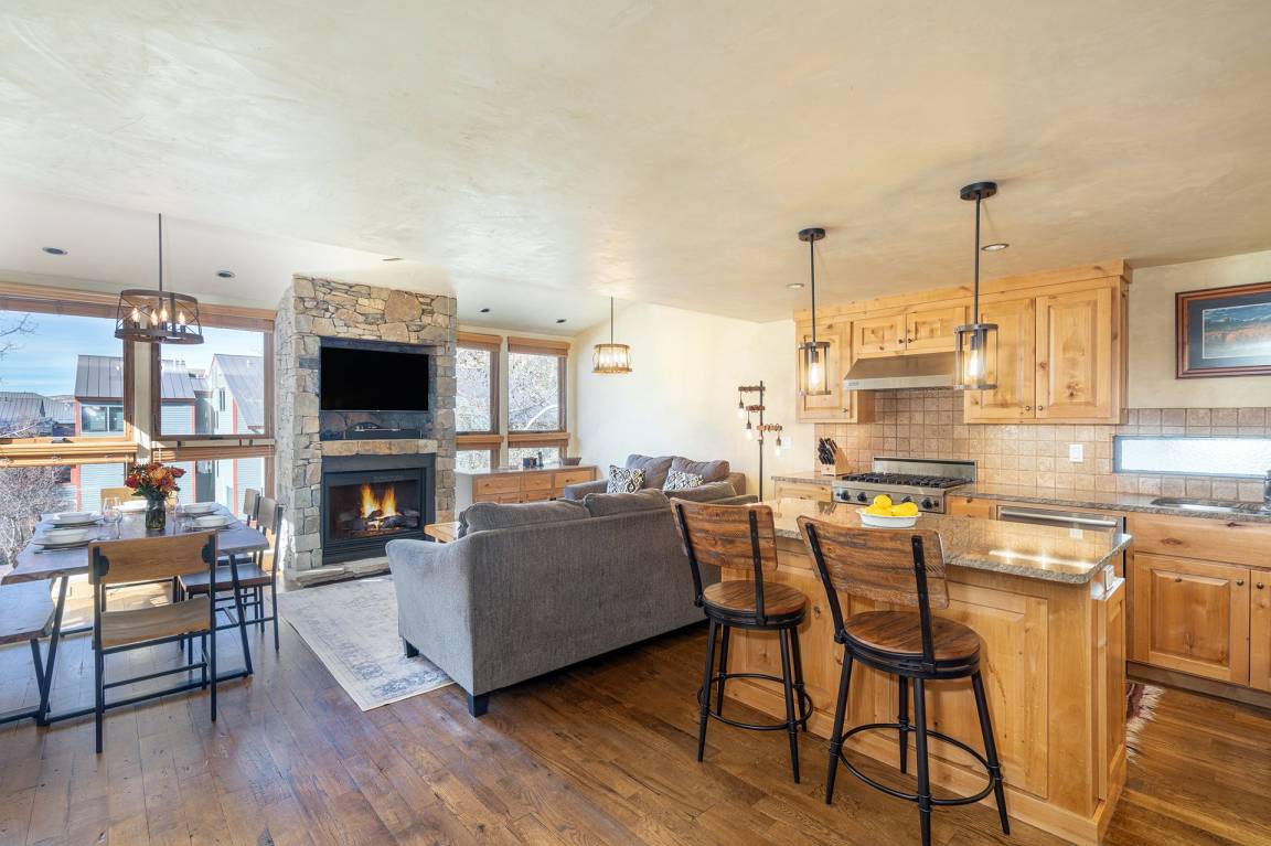 Condo ∙ 2 Bedrooms ∙ 8 Guests - Telluride, CO