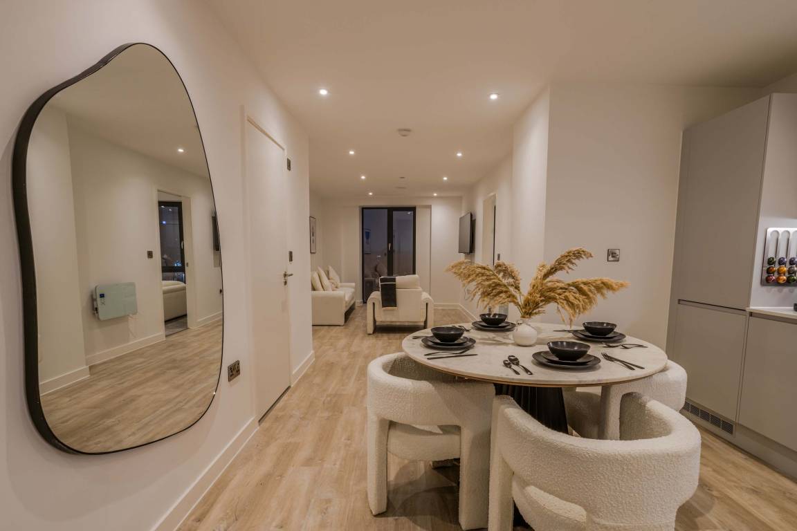 69 M² Apartment ∙ 2 Bedrooms ∙ 4 Guests - Salford