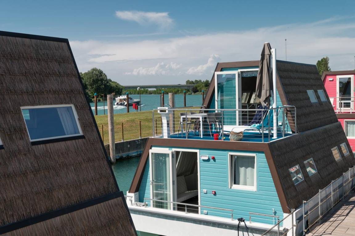 65 M² Houseboat ∙ 2 Bedrooms ∙ 6 Guests - Lignano Sabbiadoro