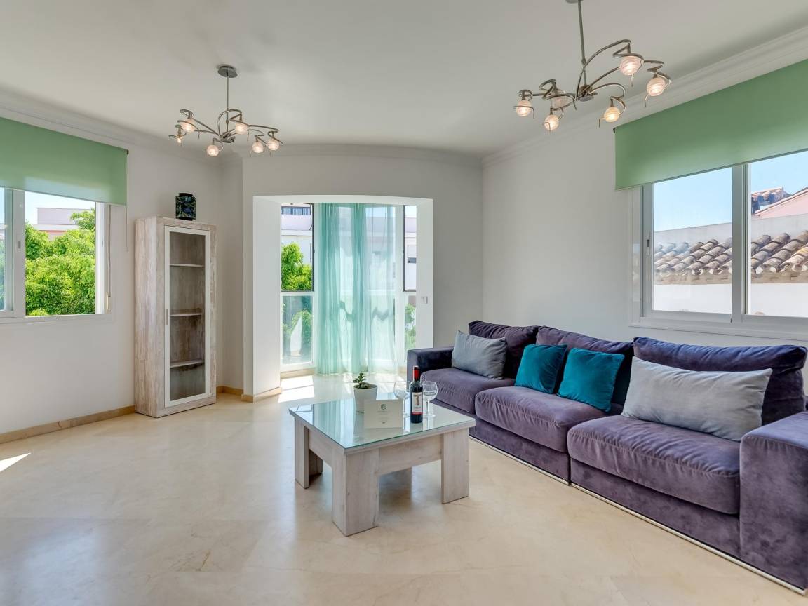 108 M² Appartement ∙ 4 Chambres ∙ 7 Personnes - Estepona