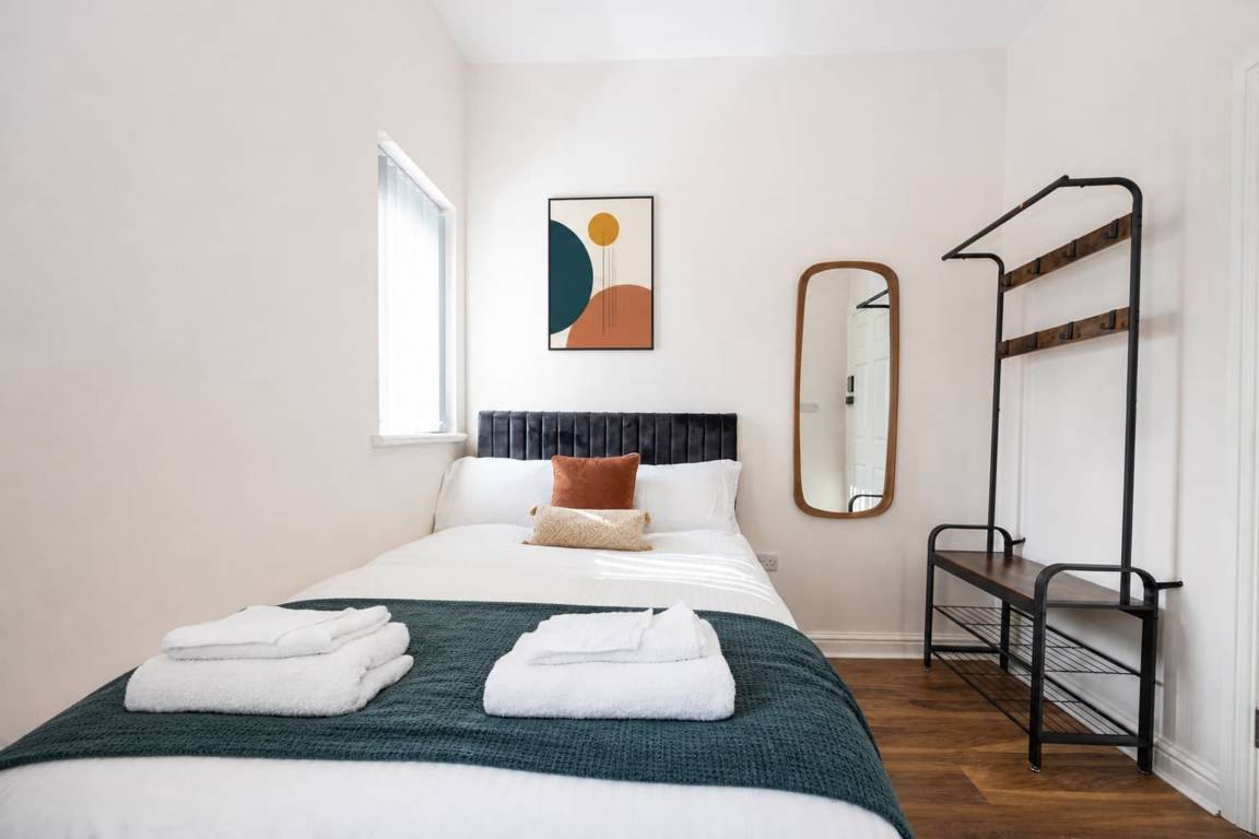 Apartment ∙ 4 Bedrooms ∙ 8 Guests - Manchester