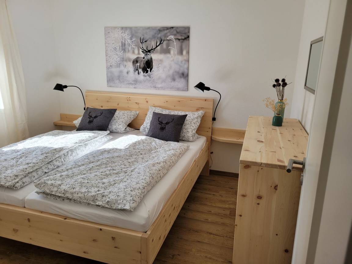 75 M² Ferienwohnung ∙ 2 Schlafzimmer ∙ 4 Gäste - Chieming