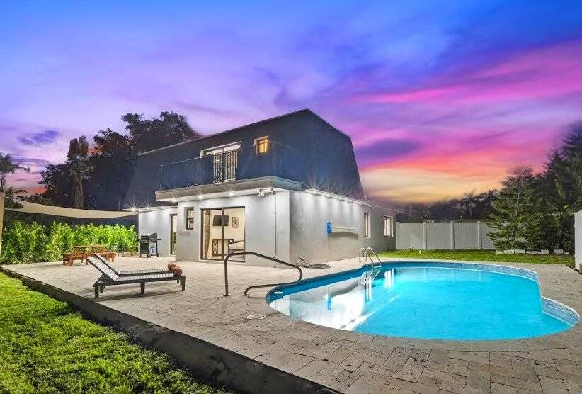 214 M² House ∙ 5 Bedrooms ∙ 10 Guests - Sunrise, FL