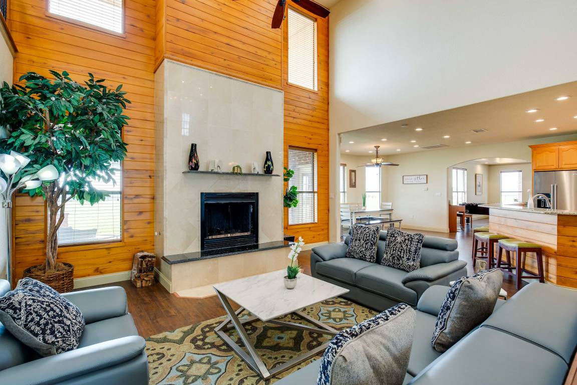 430 M² House ∙ 4 Bedrooms ∙ 16 Guests - Blue Ridge, TX