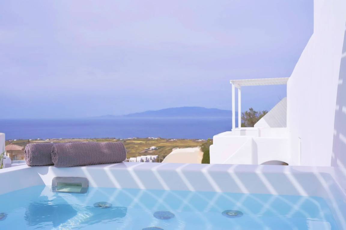Villa ∙ 2 Bedrooms ∙ 5 Guests - Oia