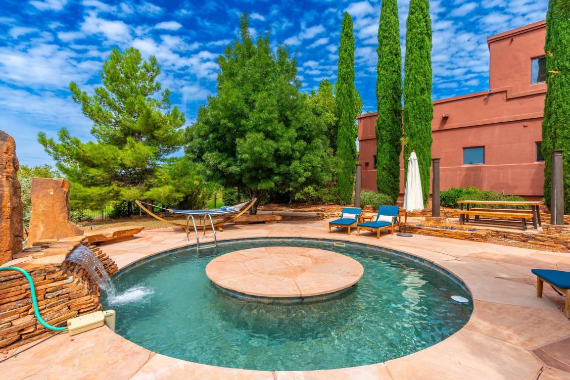 704 M² Talo ∙ 6 Makuuhuonetta ∙ 14 Vierasta - Sedona, AZ