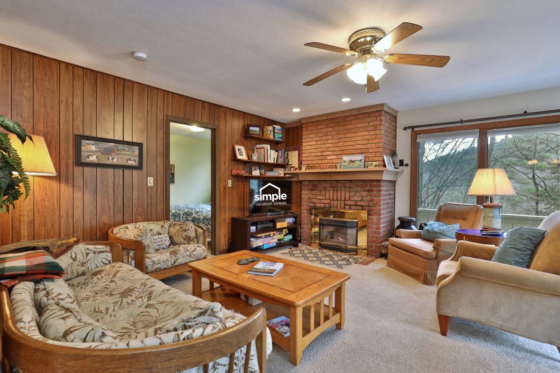 House ∙ 4 Bedrooms ∙ 8 Guests - Woodstock, VT