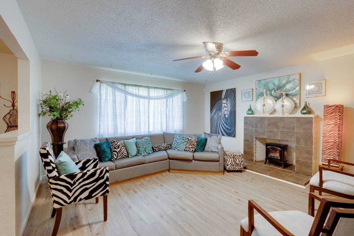 118 M² House ∙ 3 Bedrooms ∙ 10 Guests - Fresno, CA