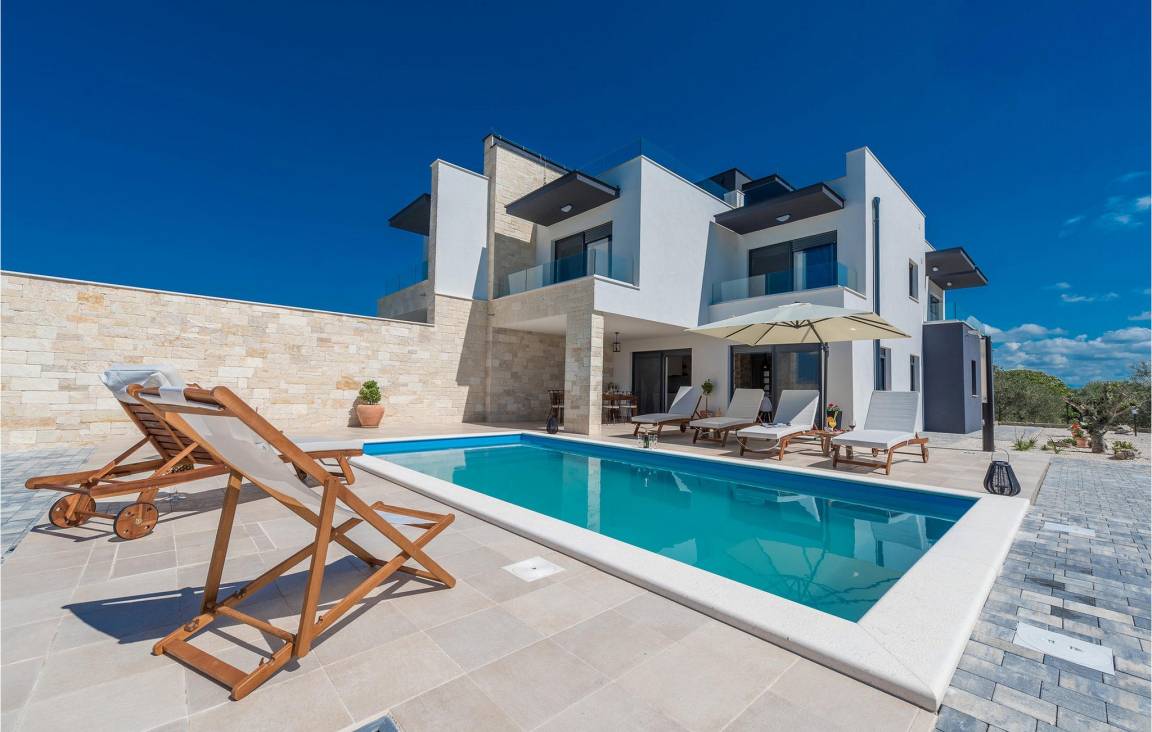 320 M² Ferienhaus ∙ 4 Schlafzimmer ∙ 10 Gäste - Sukošan
