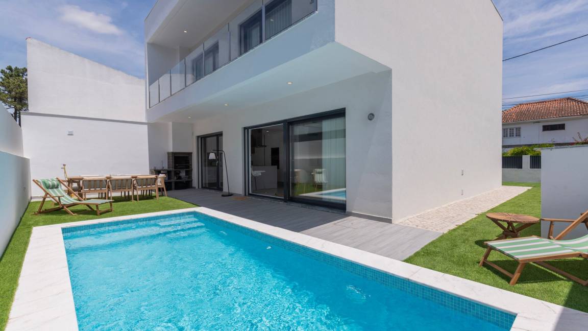 156 M² Huis ∙ 4 Slaapkamers ∙ 8 Gasten - Costa da Caparica
