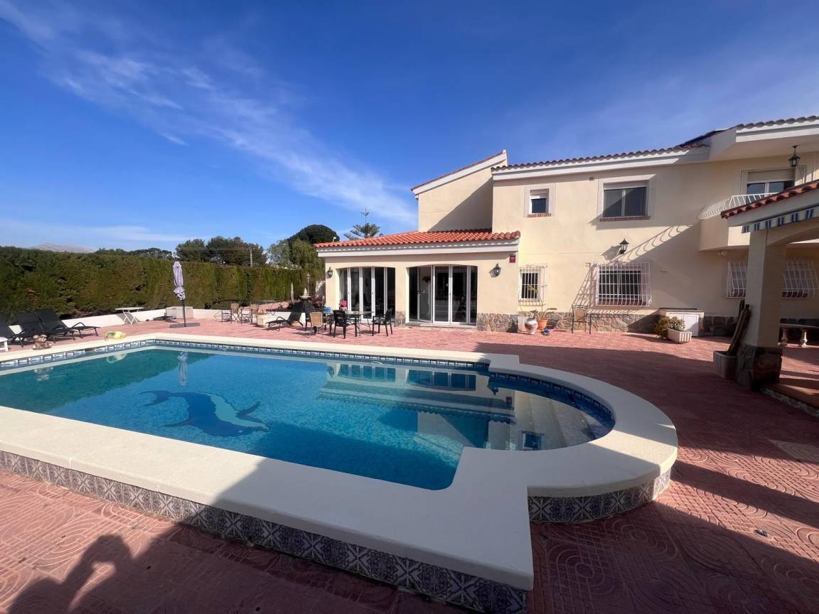 288 M² Villa ∙ 5 Chambres ∙ 10 Personnes - El Campello
