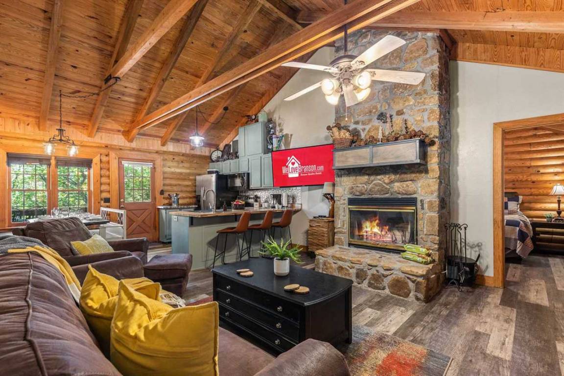 116 M² Cabin ∙ 2 Bedrooms ∙ 6 Guests - Branson, MO