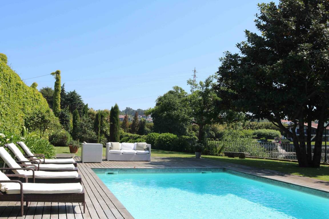 350 M² Talo ∙ 7 Makuuhuonetta ∙ 13 Vierasta - Barcelos