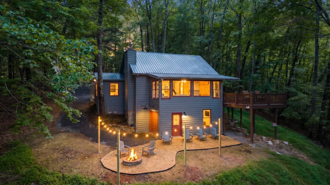 222 M² Cabin ∙ 4 Bedrooms ∙ 10 Guests - Cherry Log, GA