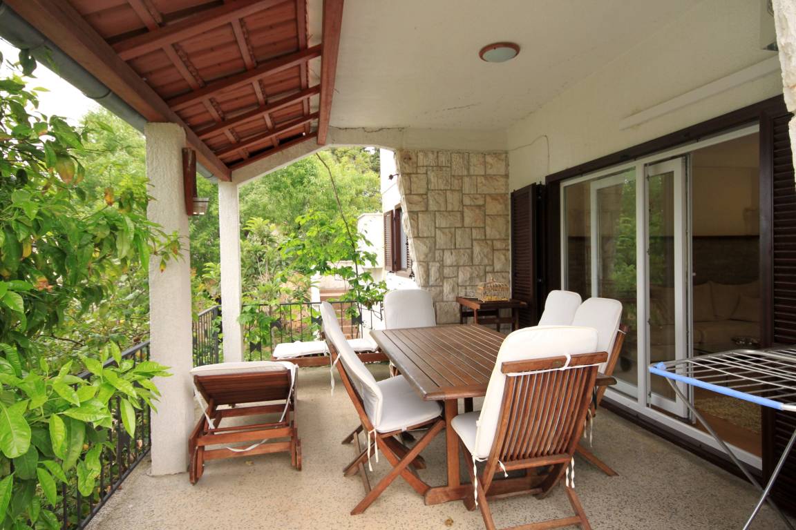 65 M² Ferienwohnung ∙ 2 Schlafzimmer ∙ 5 Gäste - Stari Grad