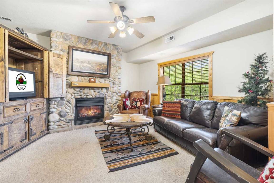 132 M² Cabin ∙ 3 Bedrooms ∙ 8 Guests - Branson, MO