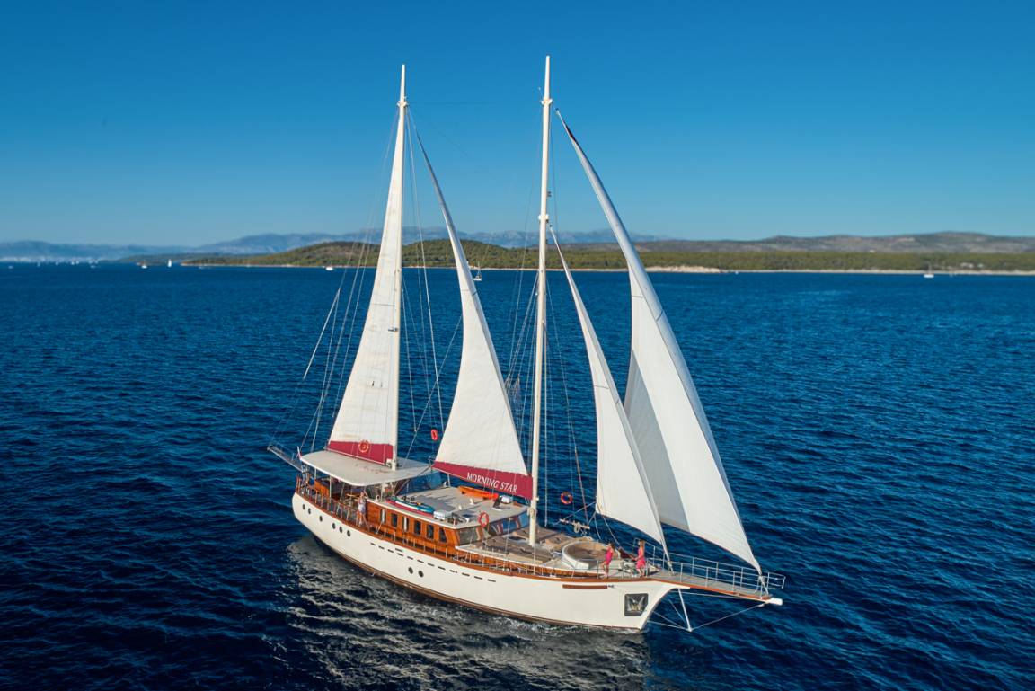 Houseboat ∙ 6 Bedrooms ∙ 12 Guests - Croatia