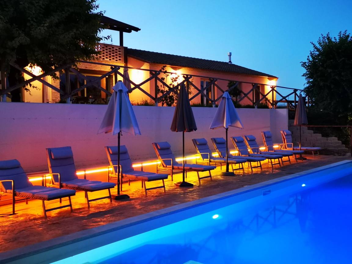 500 M² Villa ∙ 6 Chambres ∙ 18 Personnes - Sirolo