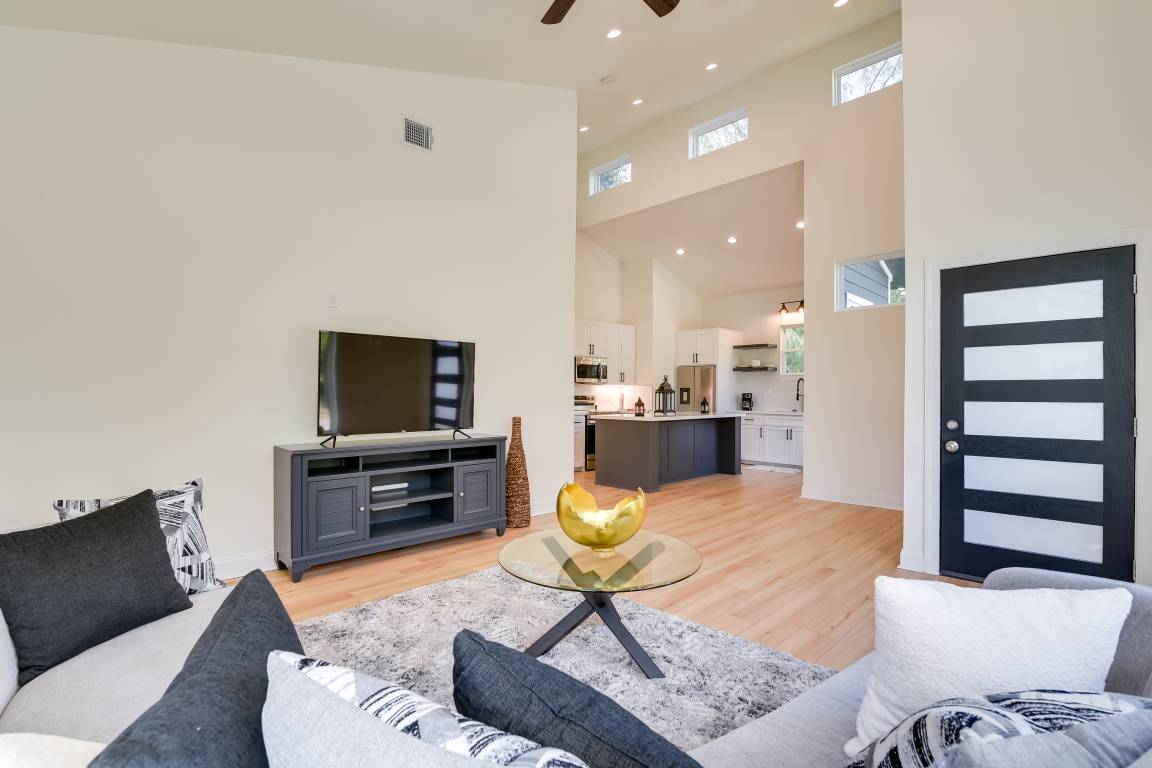102 M² House ∙ 2 Bedrooms ∙ 4 Guests - Houston, TX