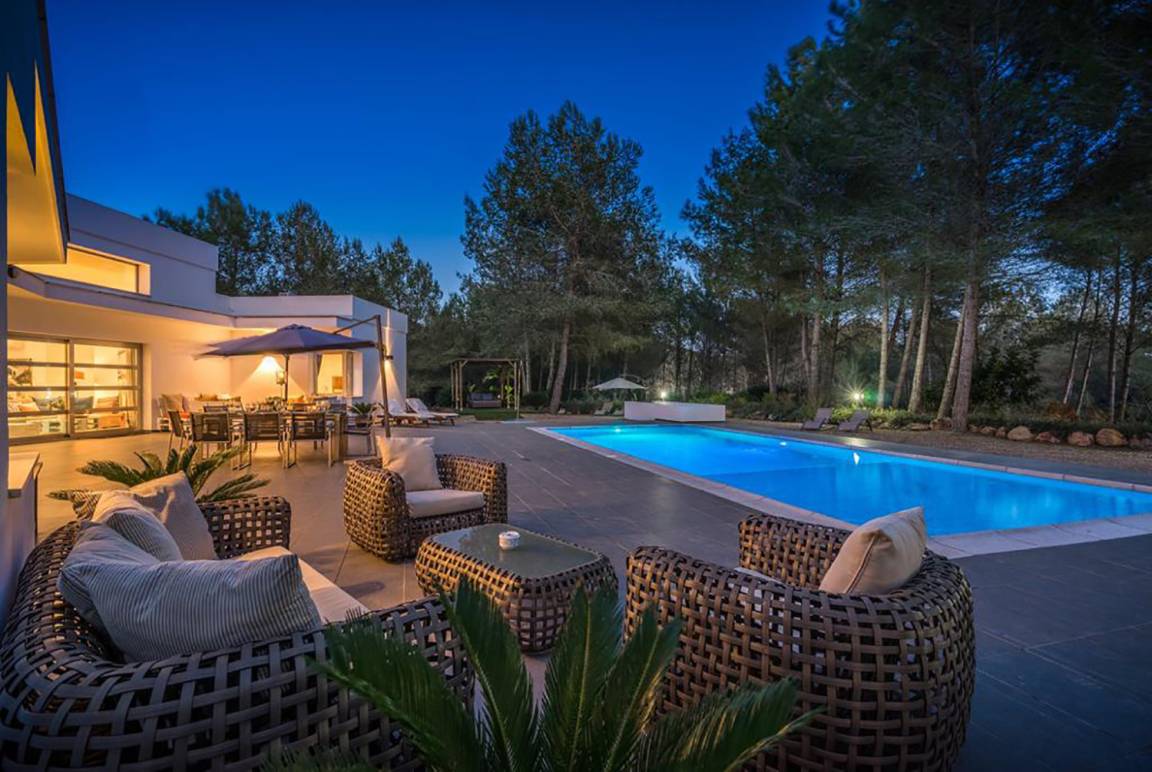 200 M² Villa ∙ 6 Habitaciones ∙ 10 Huéspedes - Ibiza