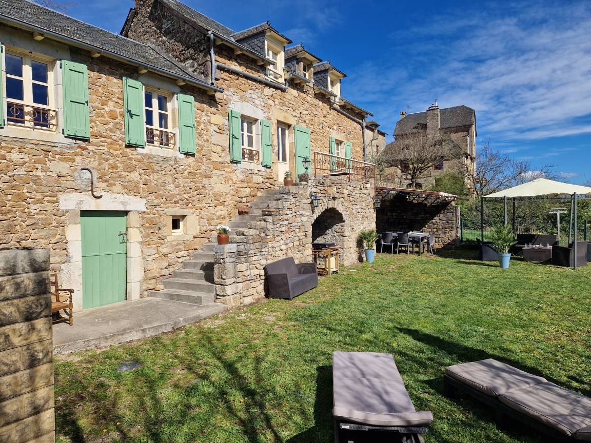 140 M² Gîte ∙ 3 Chambres ∙ 12 Personnes - Espalion