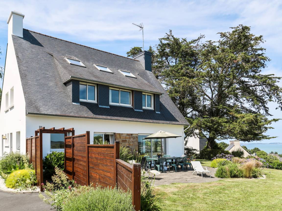 240 M² Maison De Vacances ∙ 6 Chambres ∙ 12 Personnes - Locquirec