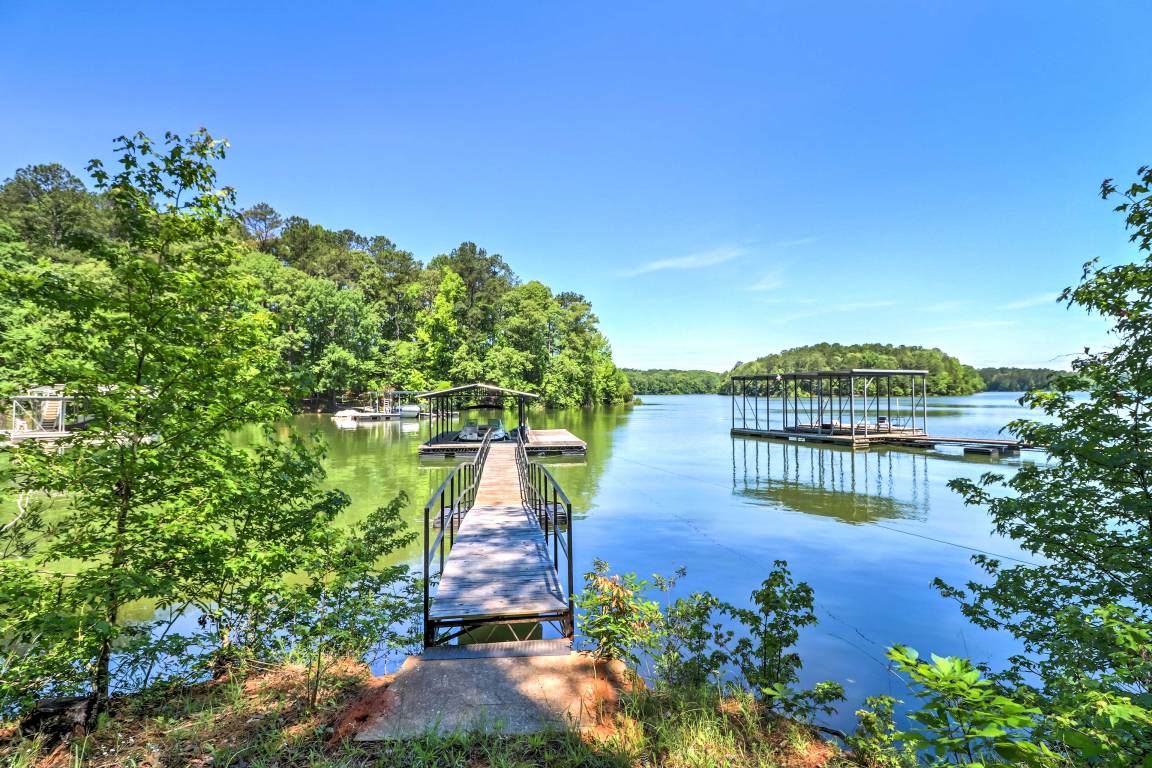 139 M² House ∙ 2 Bedrooms ∙ 6 Guests - West Point Lake