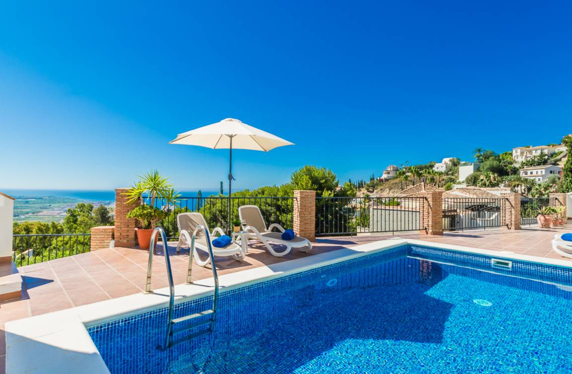 150 M² Villa ∙ 4 Chambres ∙ 8 Personnes - Salobreña