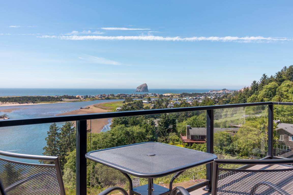 187 M² House ∙ 3 Bedrooms ∙ 6 Guests - Pacific City, OR