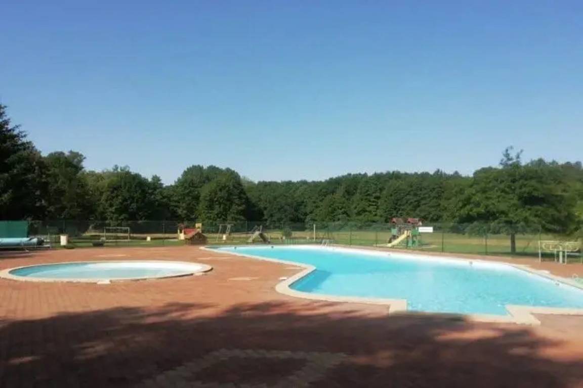 12 M² Camping ∙ 2 Chambres ∙ 4 Personnes - Issoire