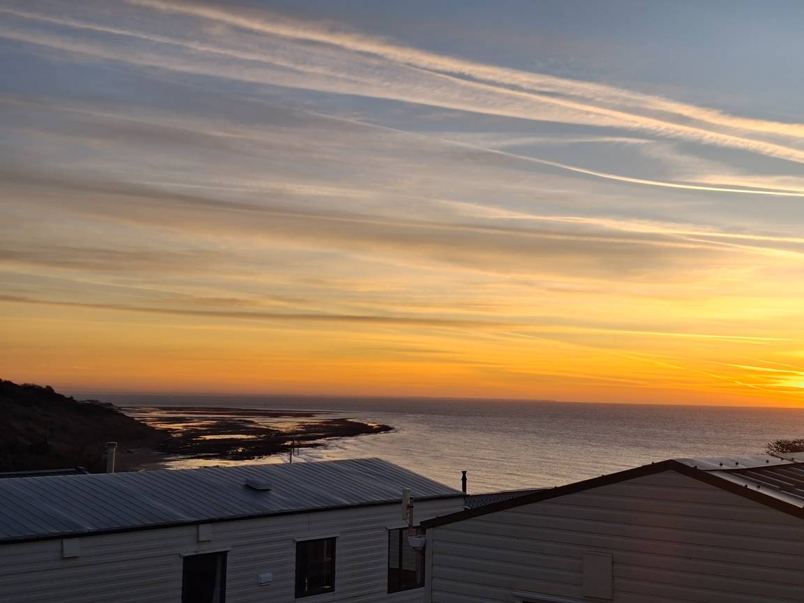 Cabin ∙ 2 Bedrooms ∙ 4 Guests - Portsmouth