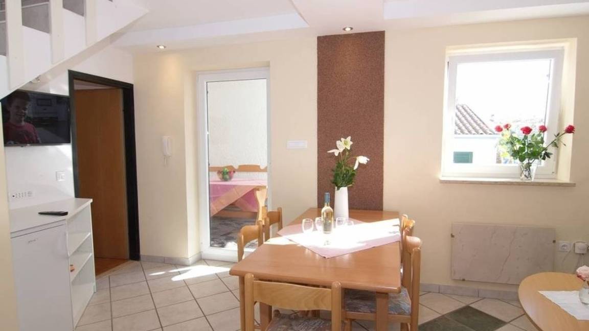 85 M² Apartment ∙ 3 Bedrooms ∙ 6 Guests - Poreč