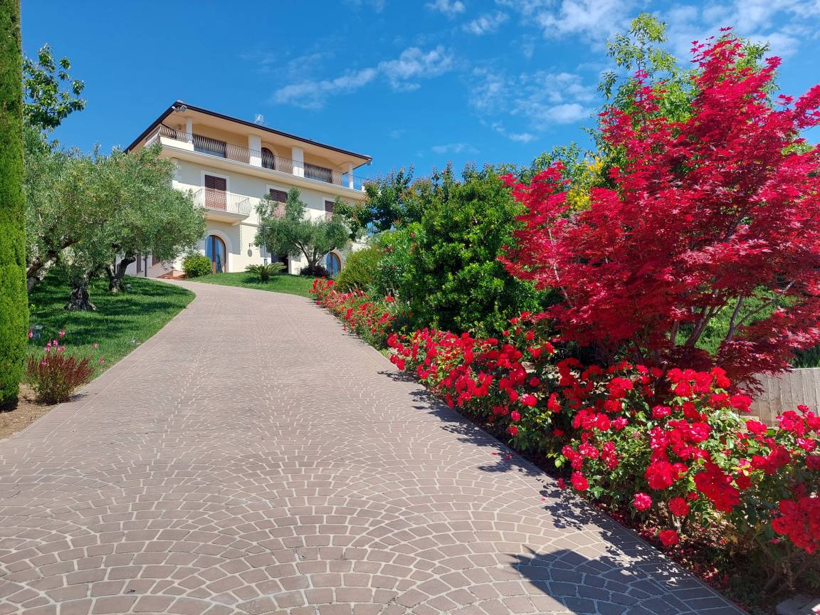 400 M² Villa ∙ 5 Schlafzimmer ∙ 12 Gäste - Fossacesia