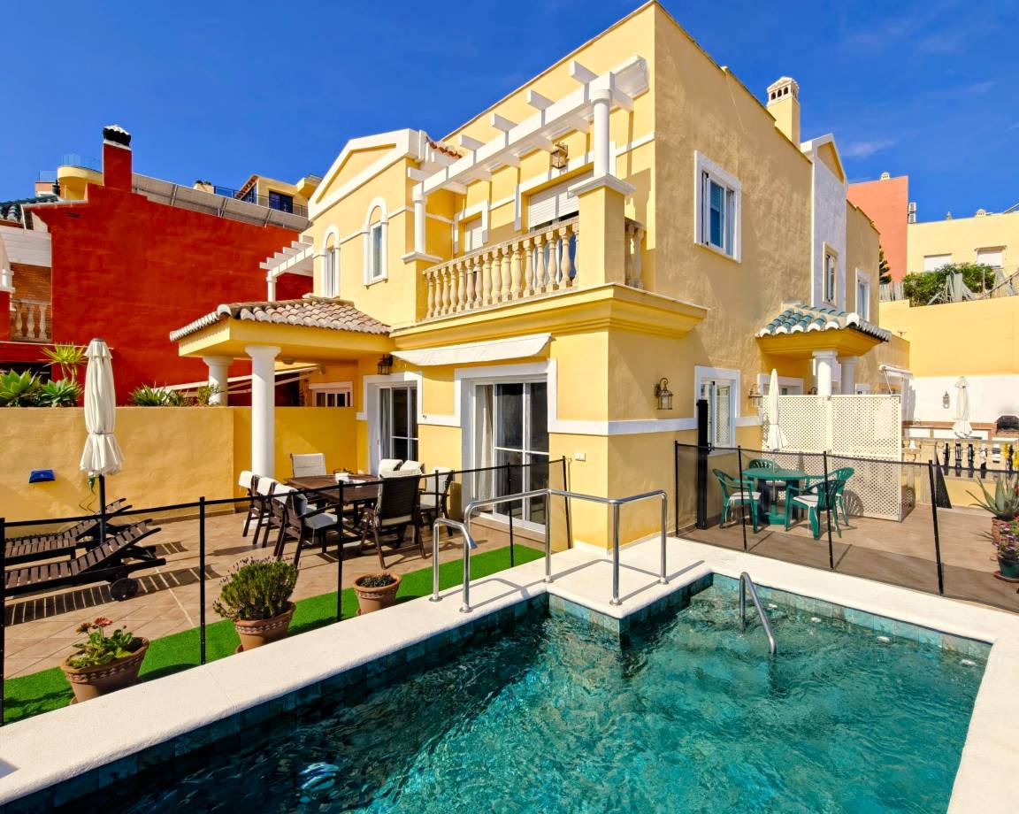 510 M² Chalet ∙ 7 Habitaciones ∙ 15 Huéspedes - Provincia de Málaga, España