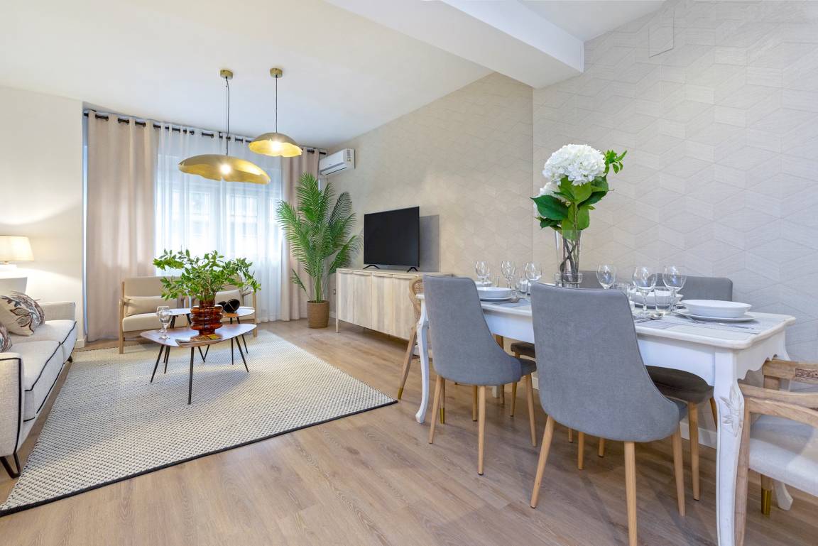 120 M² Apartment ∙ 3 Bedrooms ∙ 6 Guests - Granada