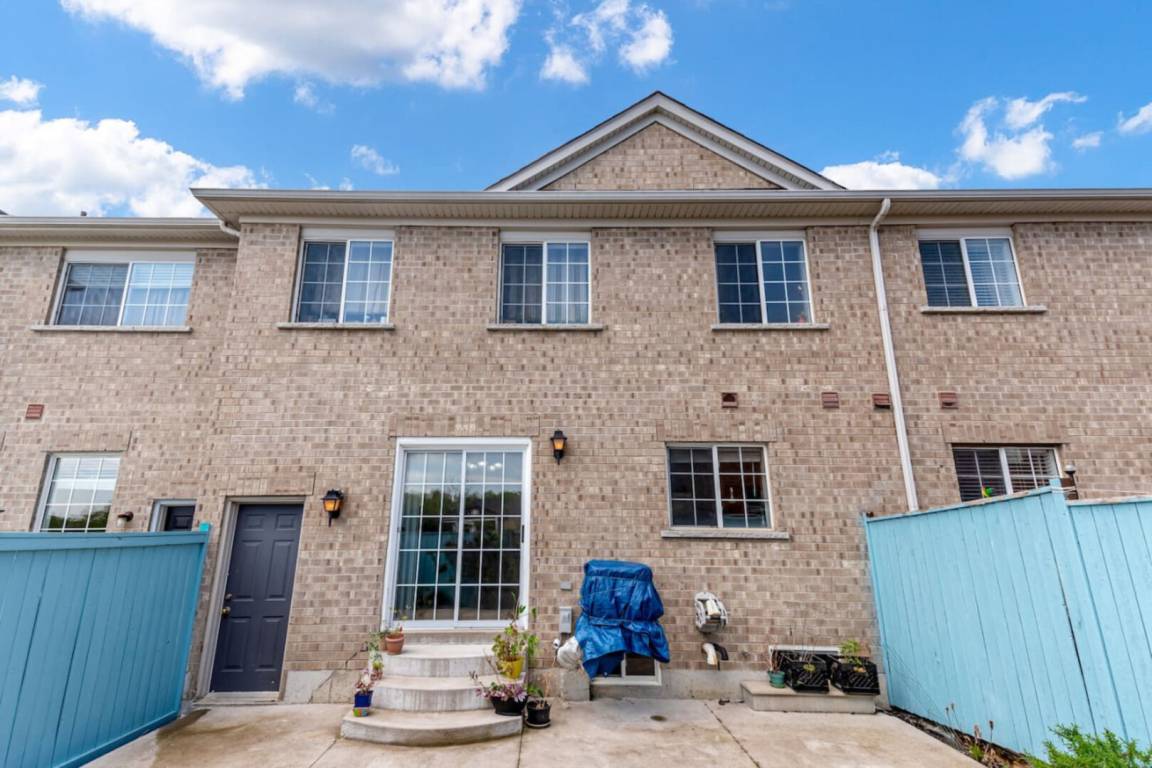 139 M² House ∙ 3 Bedrooms ∙ 6 Guests - Brampton