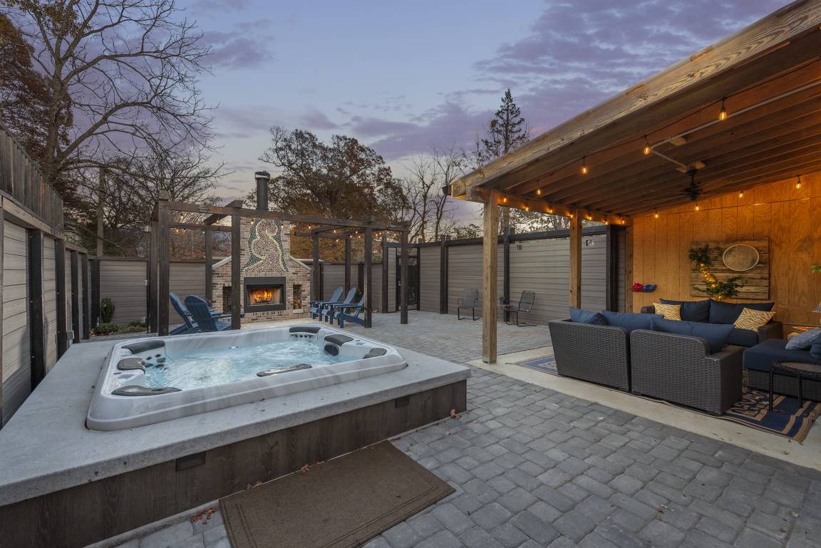 House ∙ 3 Bedrooms ∙ 6 Guests - Black Mountain, NC
