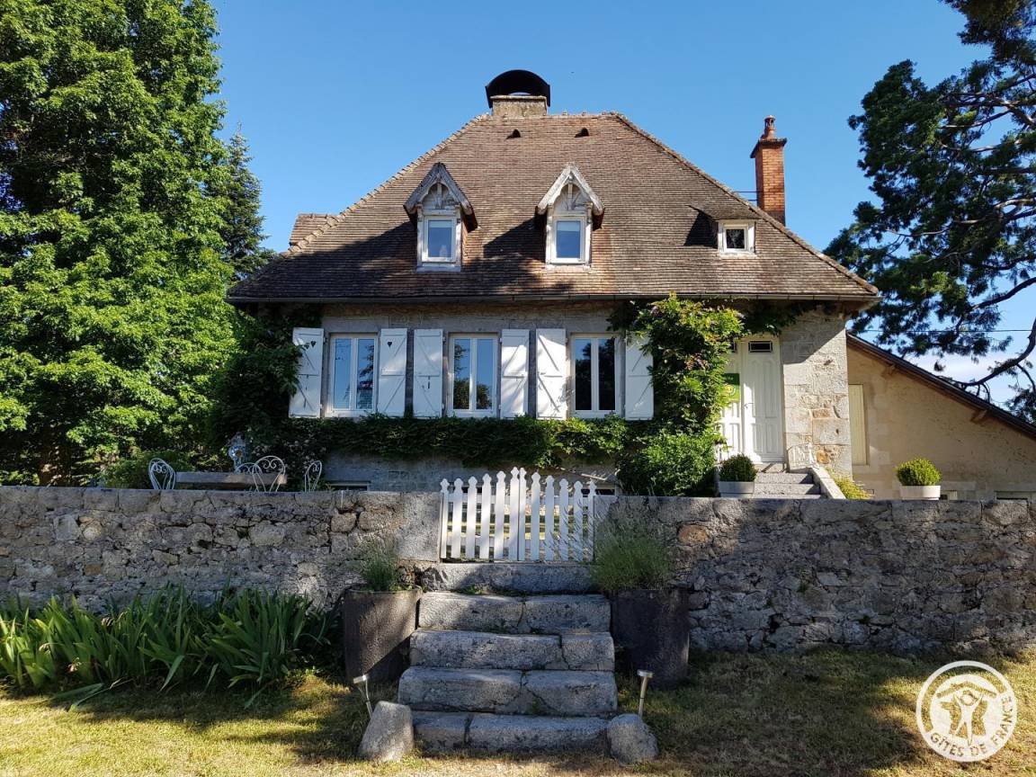 200 M² Gîte ∙ 4 Chambres ∙ 11 Personnes - Corrèze