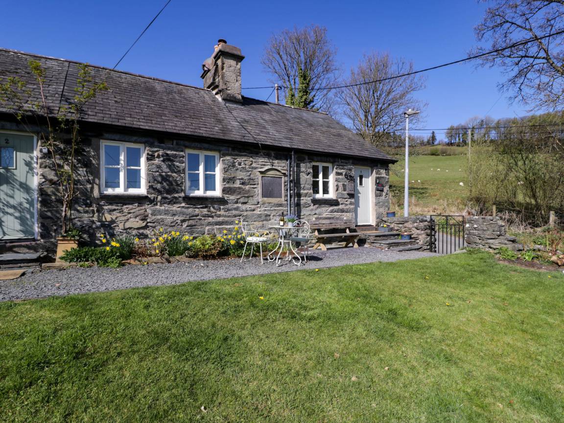 Cottage ∙ 2 Bedrooms ∙ 3 Guests - Penrhyndeudraeth