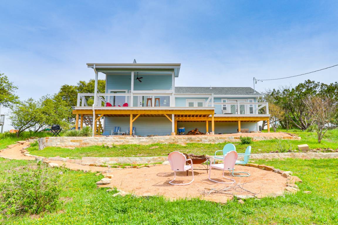 122 M² House ∙ 2 Bedrooms ∙ 6 Guests - Lake Buchanan, TX